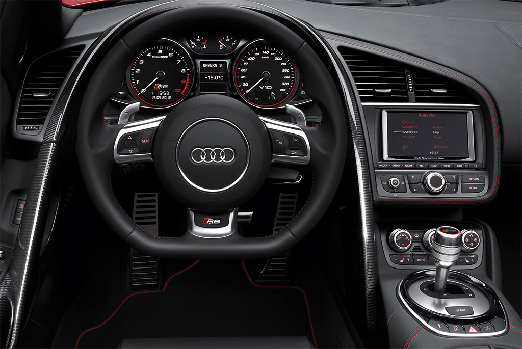 AUTO AND SUPER CARS: 2013 Audi R8 V10 Plus Equipped with Top Model Engine