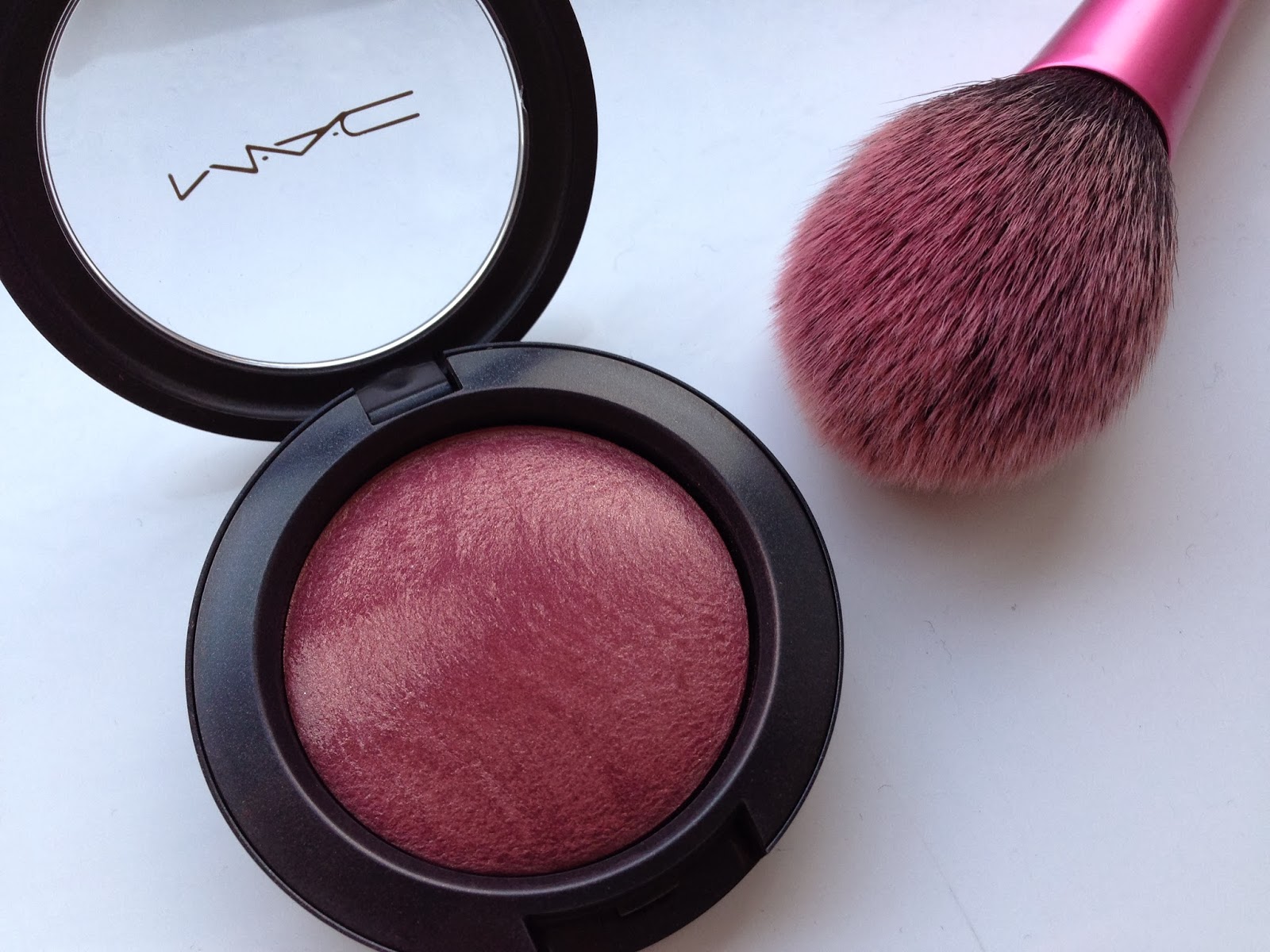 champagne tote: MAC Love Thing Blush Review