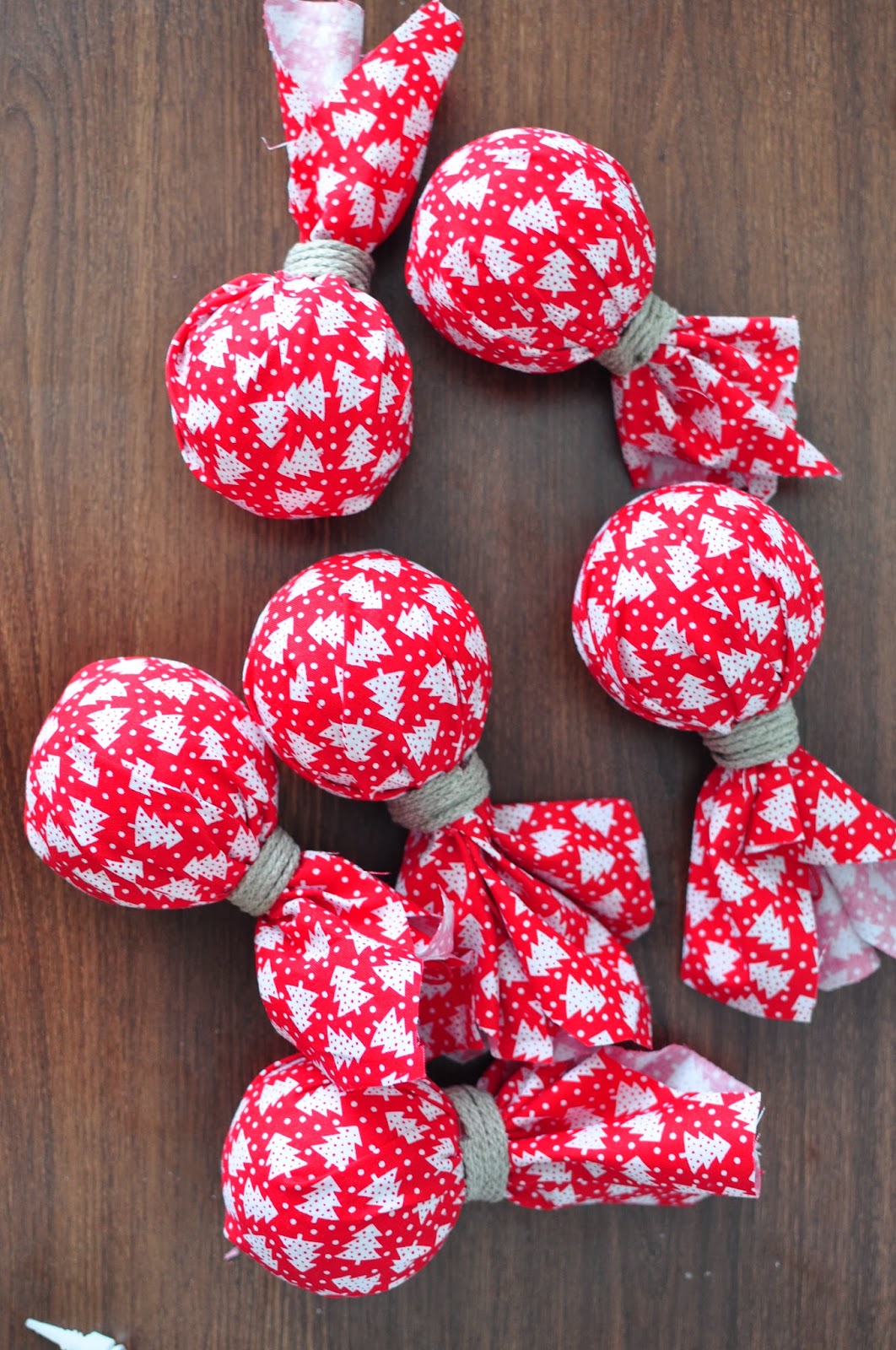 Little Sloth Foam Ball Fabric Ornaments DIY little-sloth-foam-ball-fabric-ornaments-diy