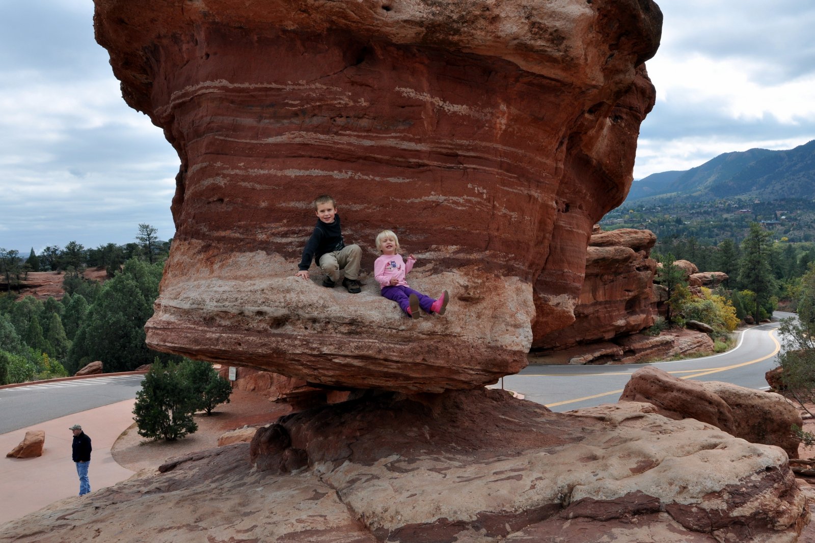 Lag Liv: Long Drive, Red Rocks, Tall Stairs