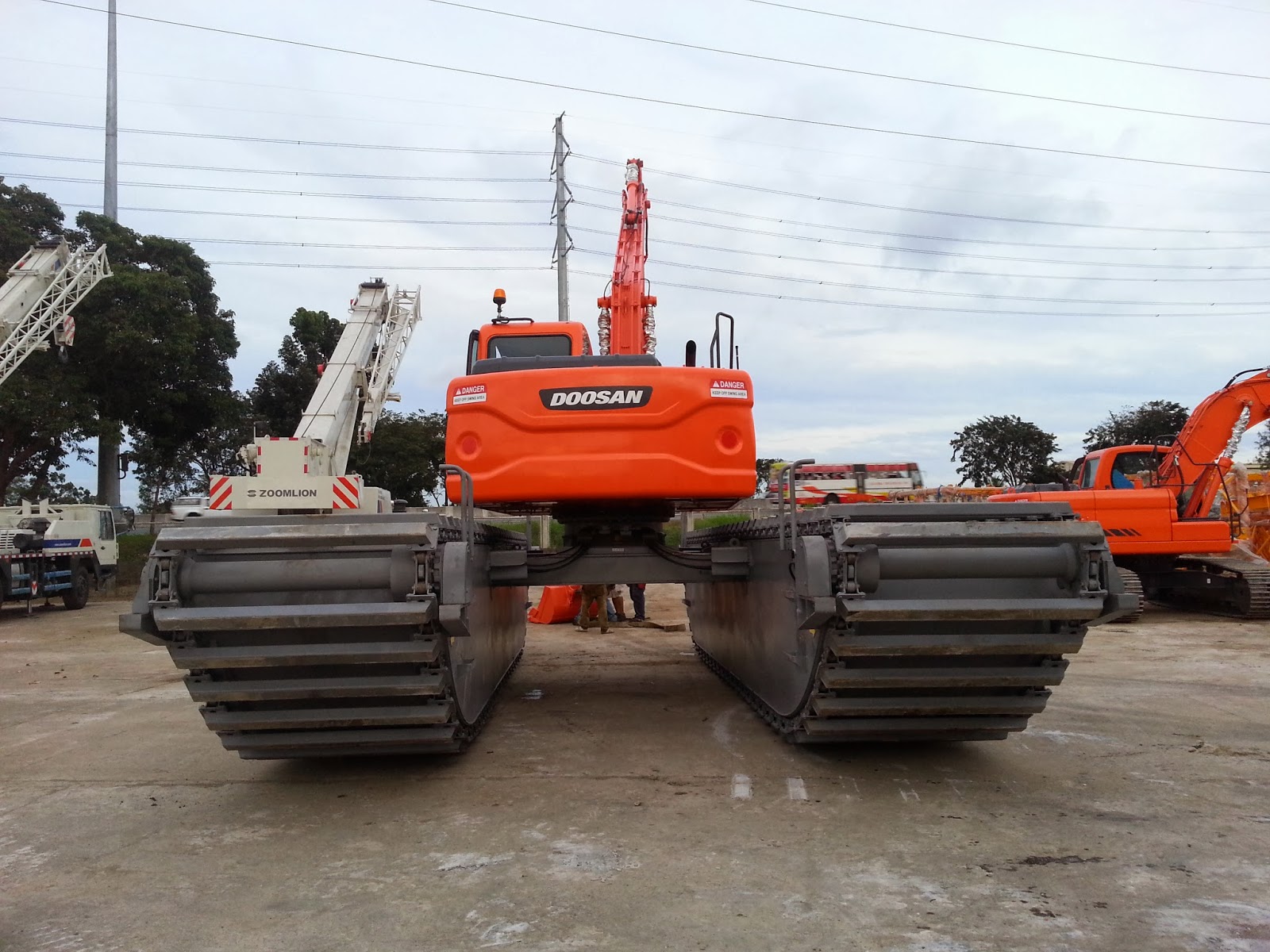 Amphibi Excavator