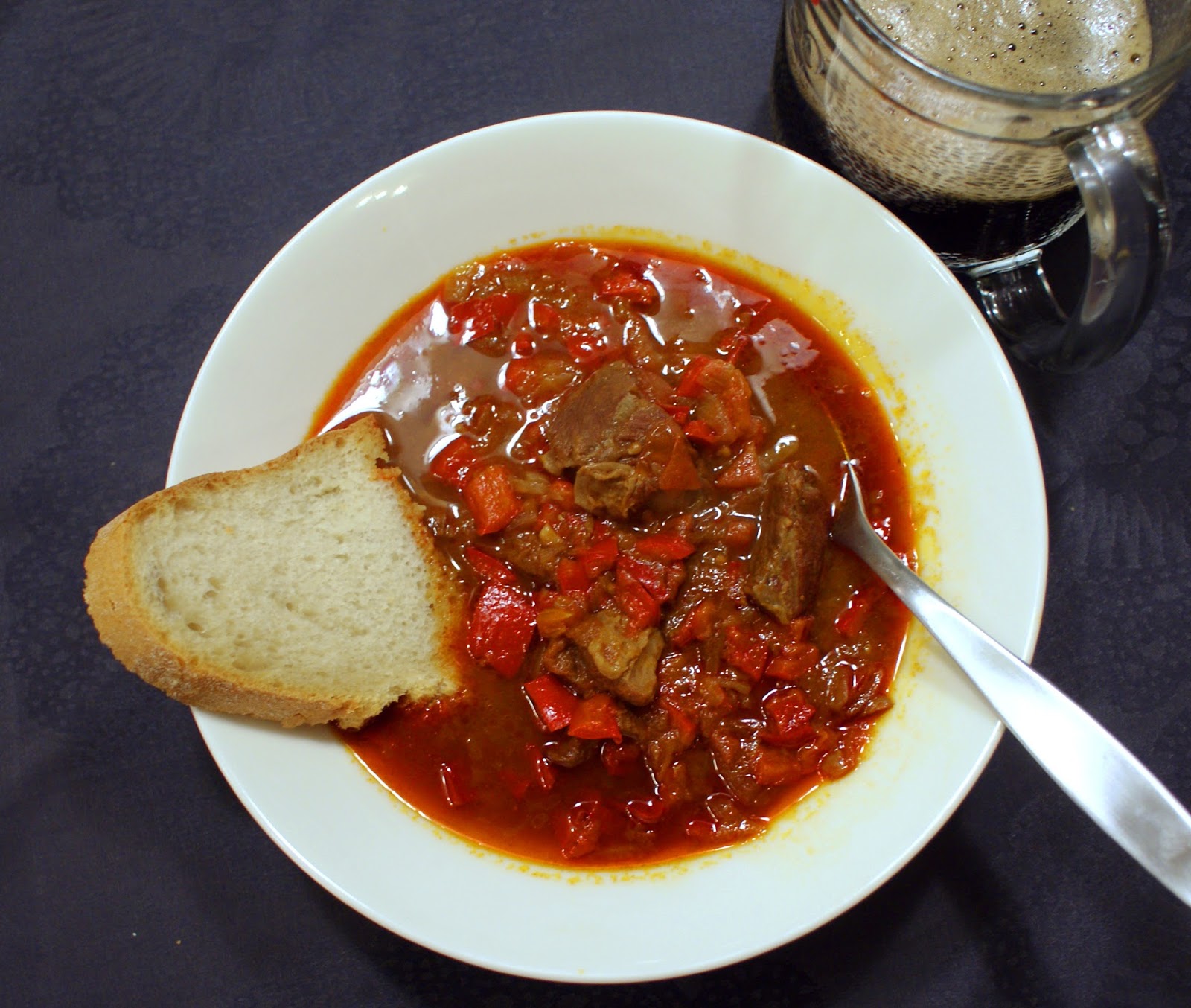 Keittotaiteilua: Gulassi villisiasta