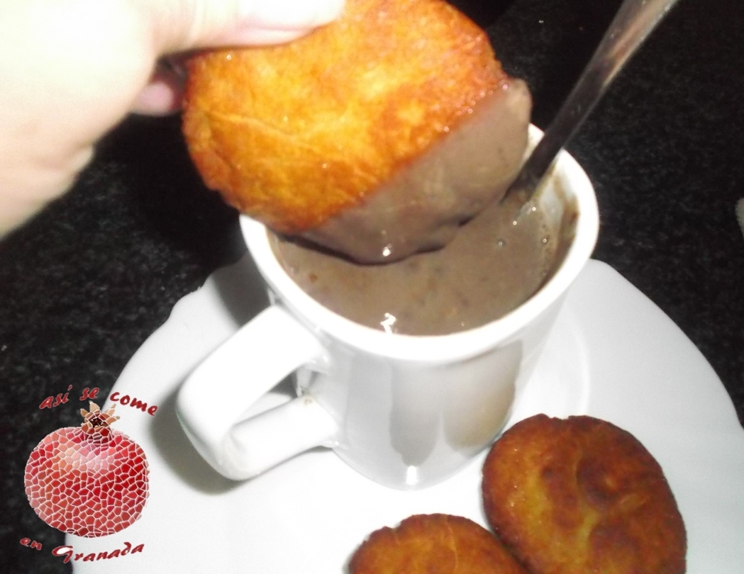 Así se come en Granada.: Sopaipas cordobesas