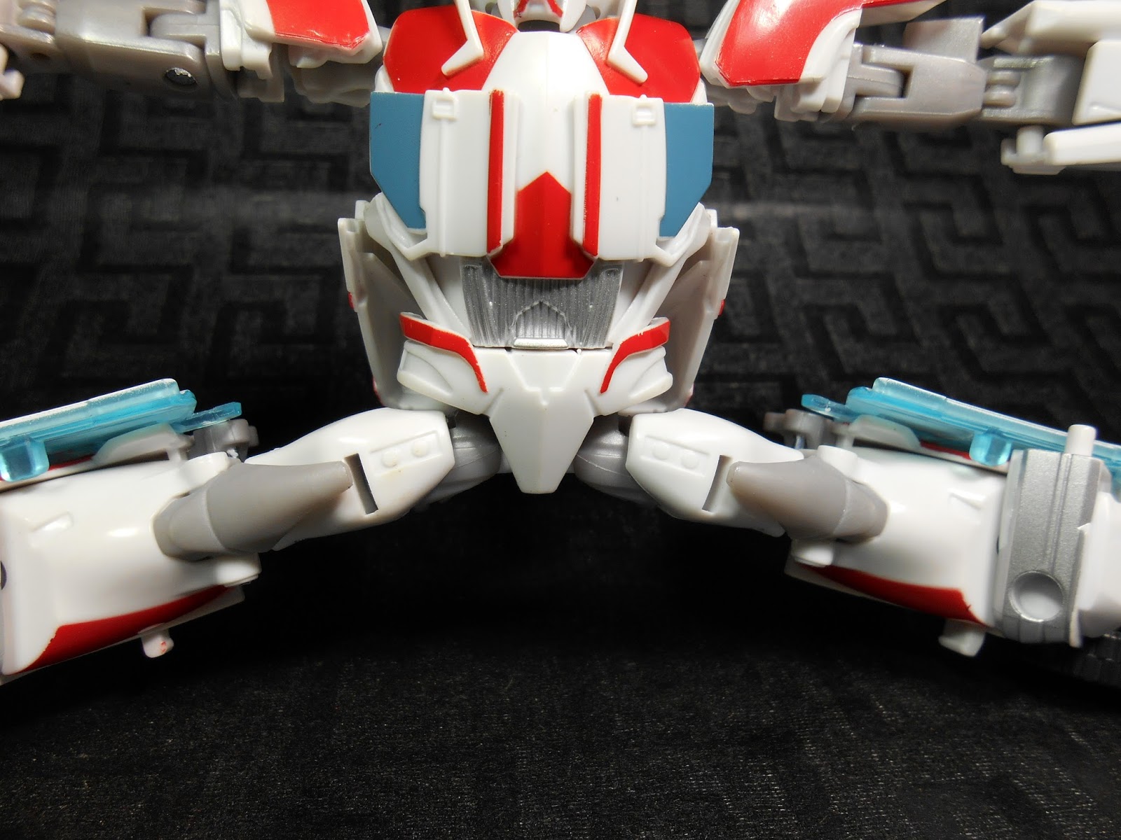 Review: Robots in Disguise Autobot Ratchet | Night's Corner