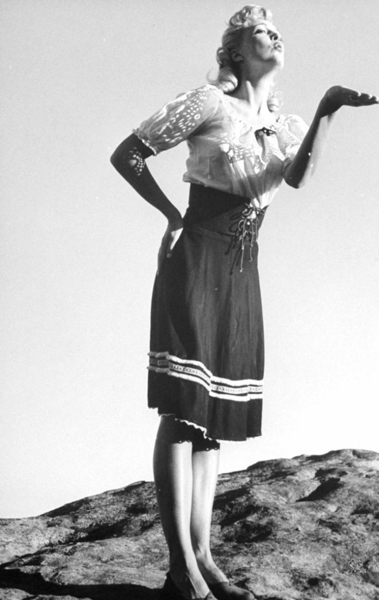 Slice of Cheesecake: Joan Fulton (aka Joan Shawlee) pictorial