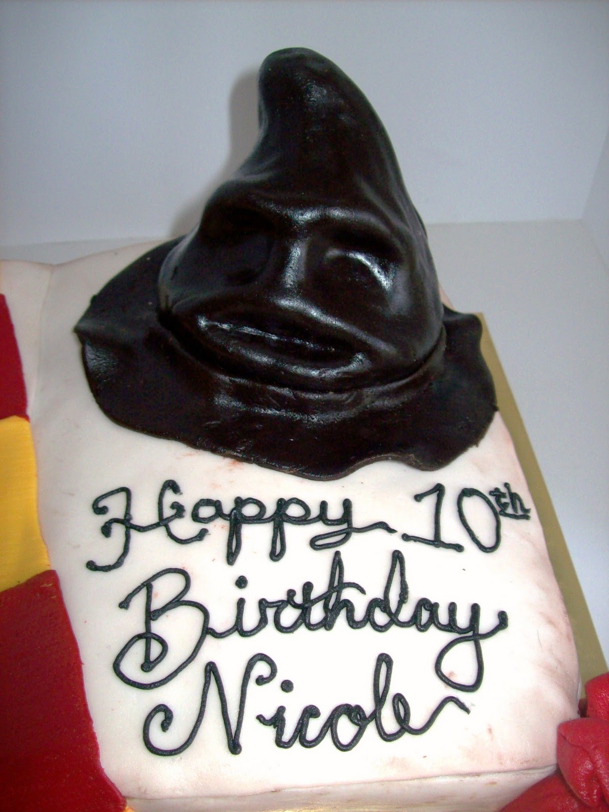 SAB Cakes!: Harry Potter Sorting Hat, Wand Cake!