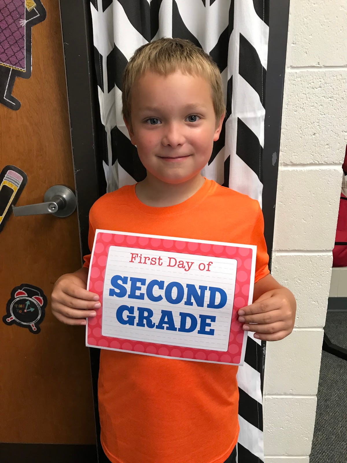 Mrs. Bell's 2nd Grade Blog: Seventeen Second Graders and counting...