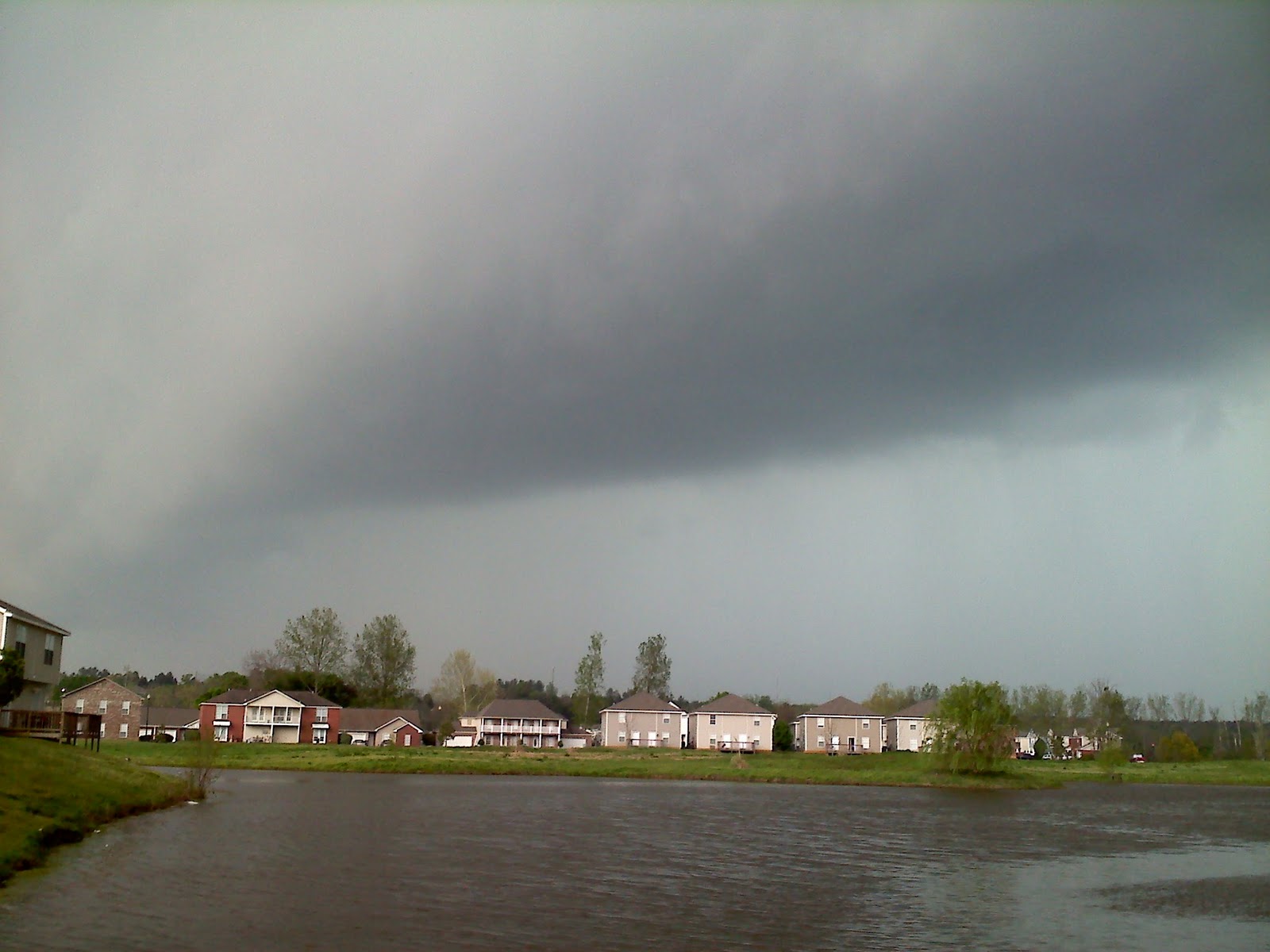 Storm Chaser's Forecasts: Pictures from Squall Line- April 4th, 2011