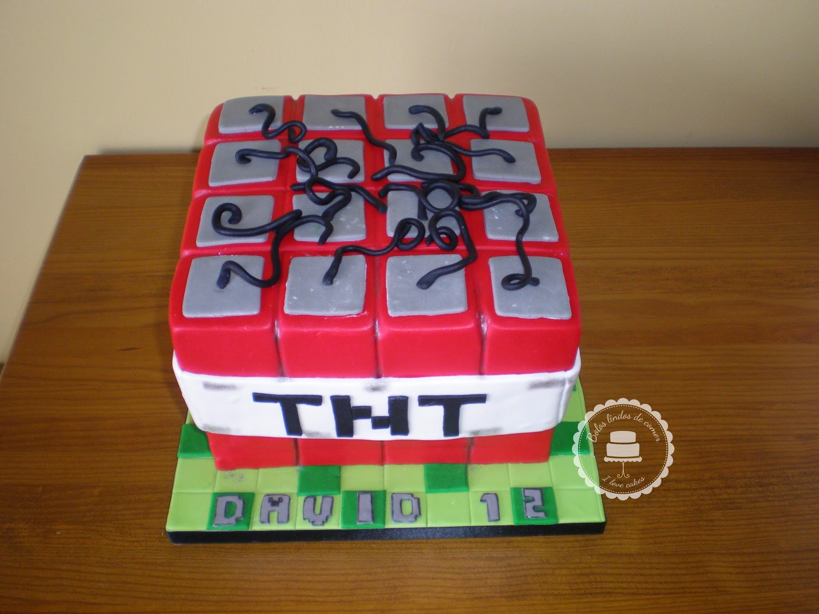 Bolos lindos de comer: Bolo Minecraft TNT / TNT Minecraft cake