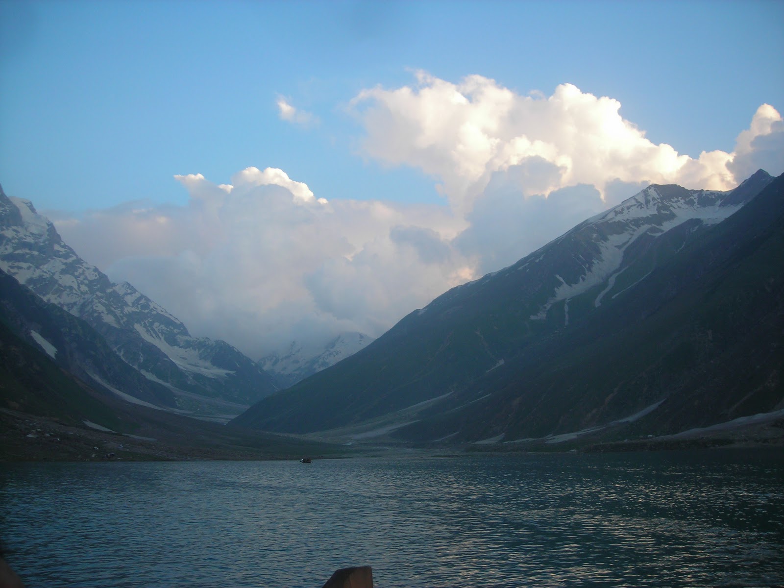 Apna Pakistan: A Lake Which Fascinates Fairies - Lake Saif-ul-Muluk ...