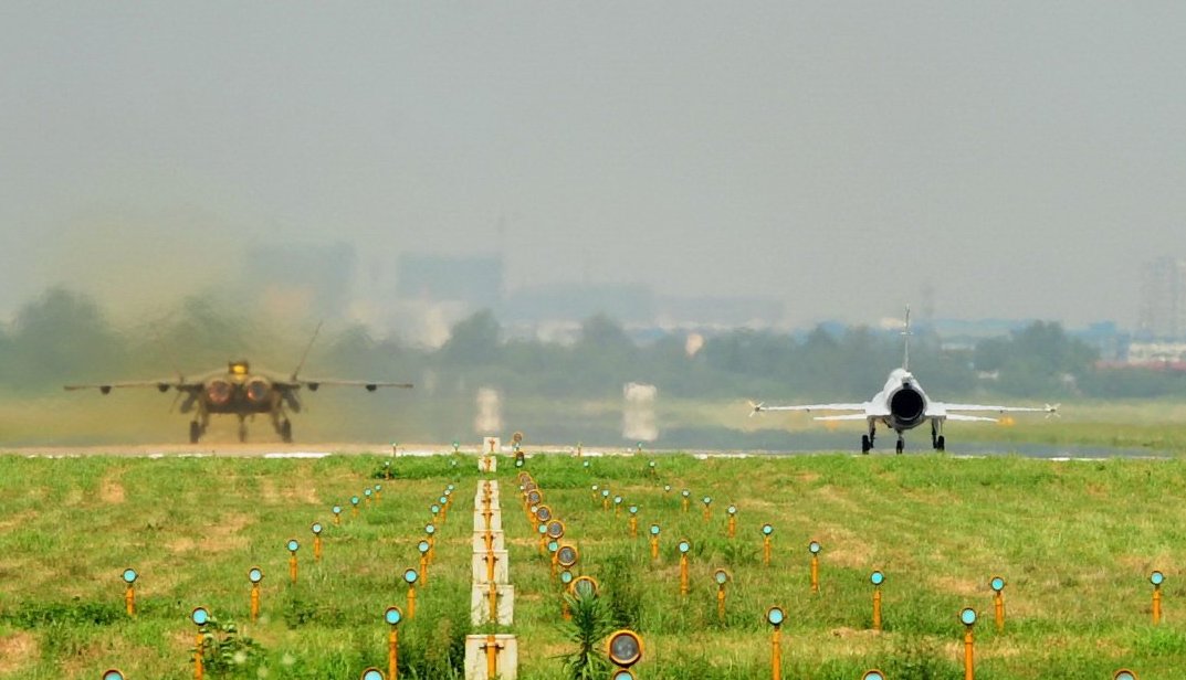 JF-17 Thunder Fighter Jet with Chinese J-20 Stealth Fighter Jet ...