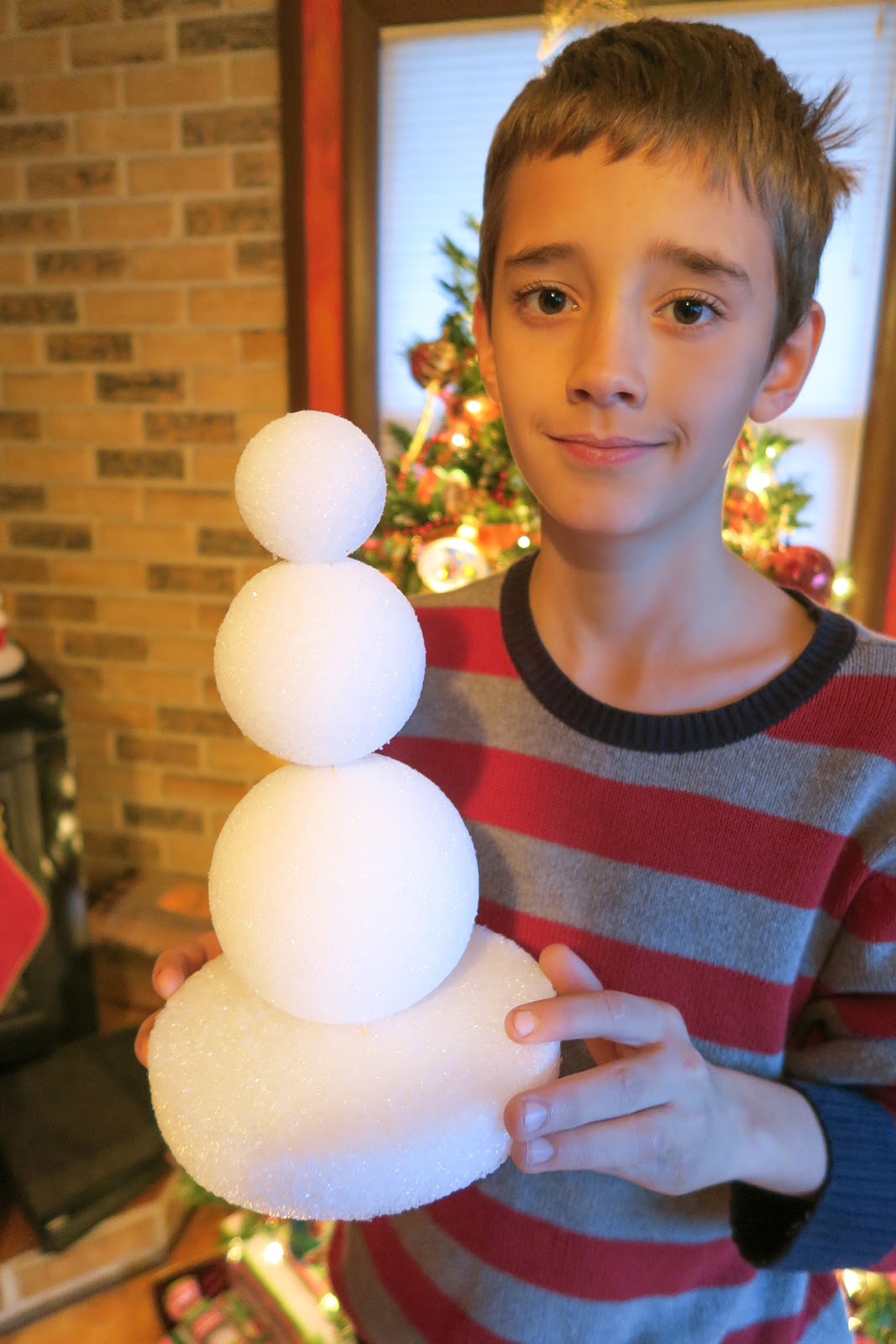 An Apel A Day Snowman Craft an-apel-a-day-snowman-craft