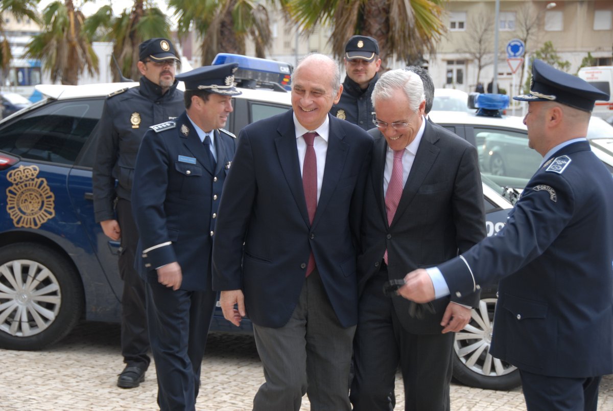 Bienvenidos a PORTUGAL|Bem vindos a ESPANHA (PSP)