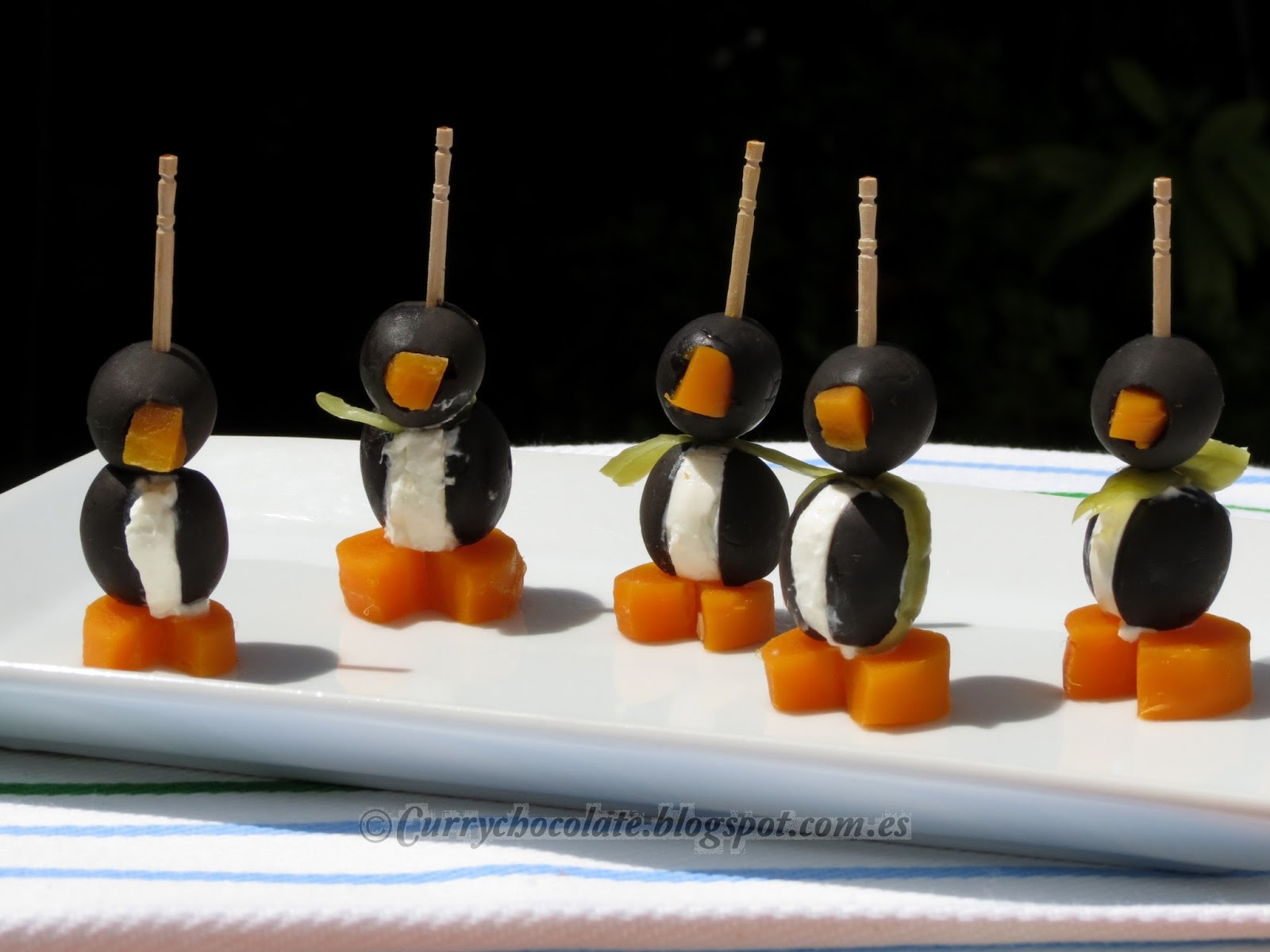 Cooking in English (o intentándolo): Black olive penguins