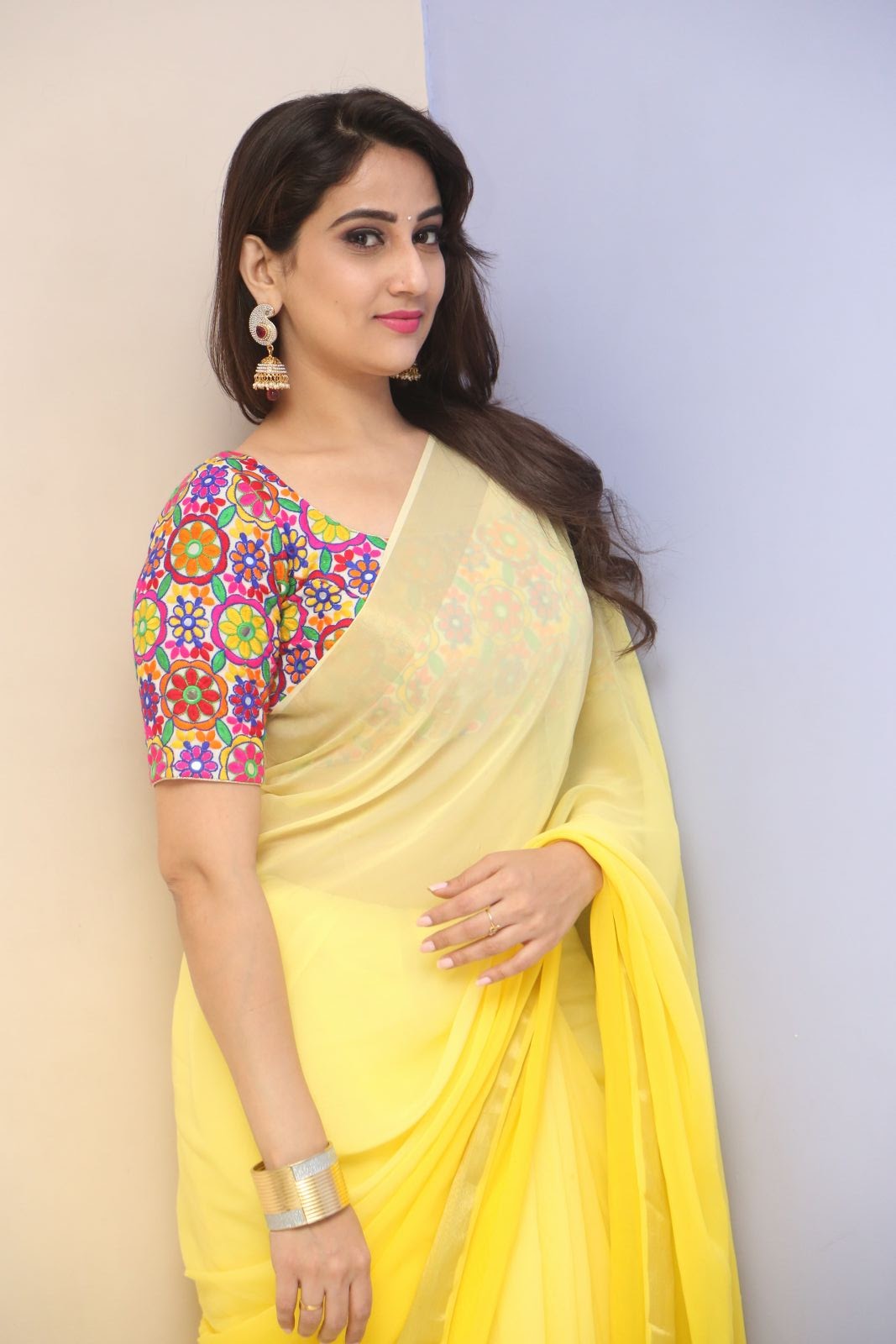 Anchor Manjusha latest dazzling photos gallery