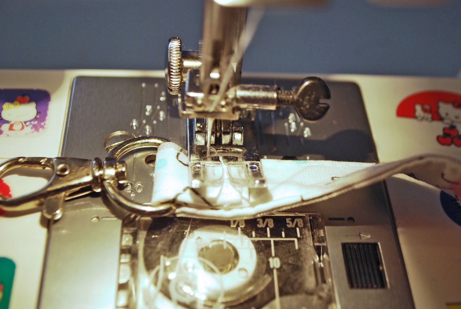 33stitches: Easy Camera Strap Tutorial