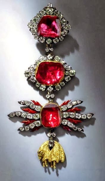 Royalty & Pomp: THE REGALIA