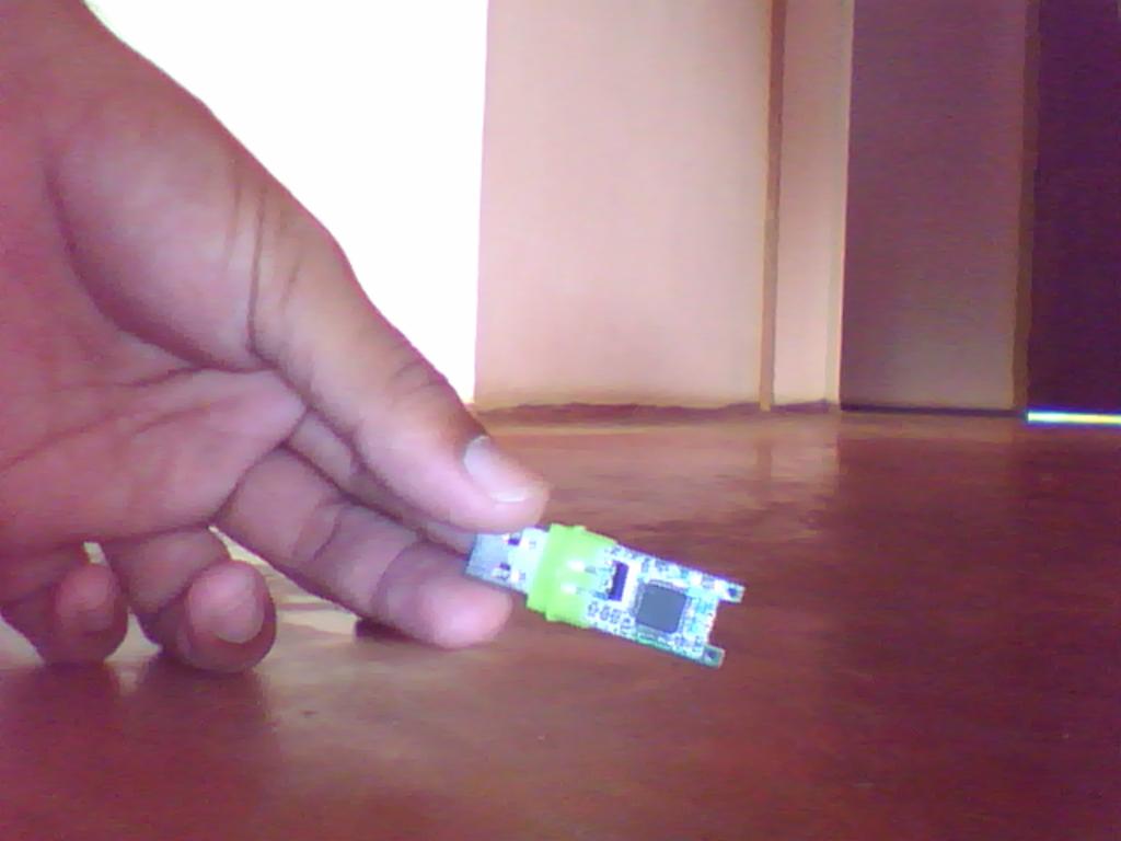 HKTECK: Inside of a Pendrive