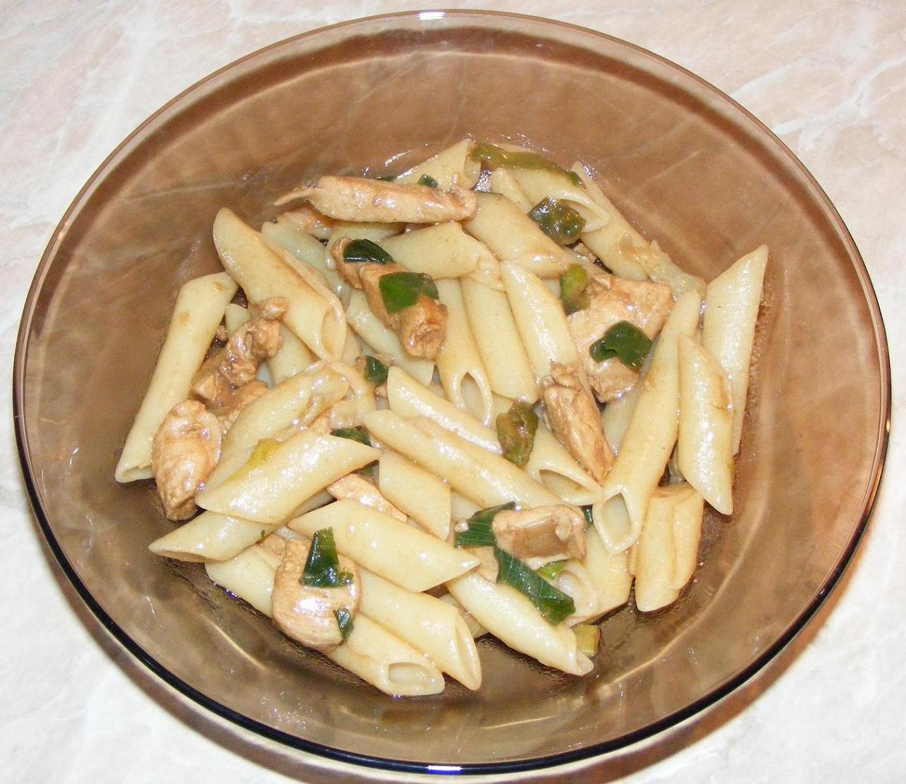 Paste cu pui Retete taitei cu piept de pui si ghimbir | Preparatedevis.ro