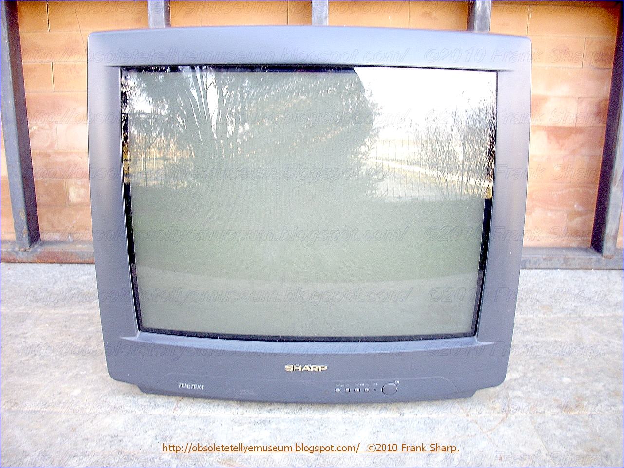 Obsolete Technology Tellye !: SHARP 54DT-25S YEAR 1998.