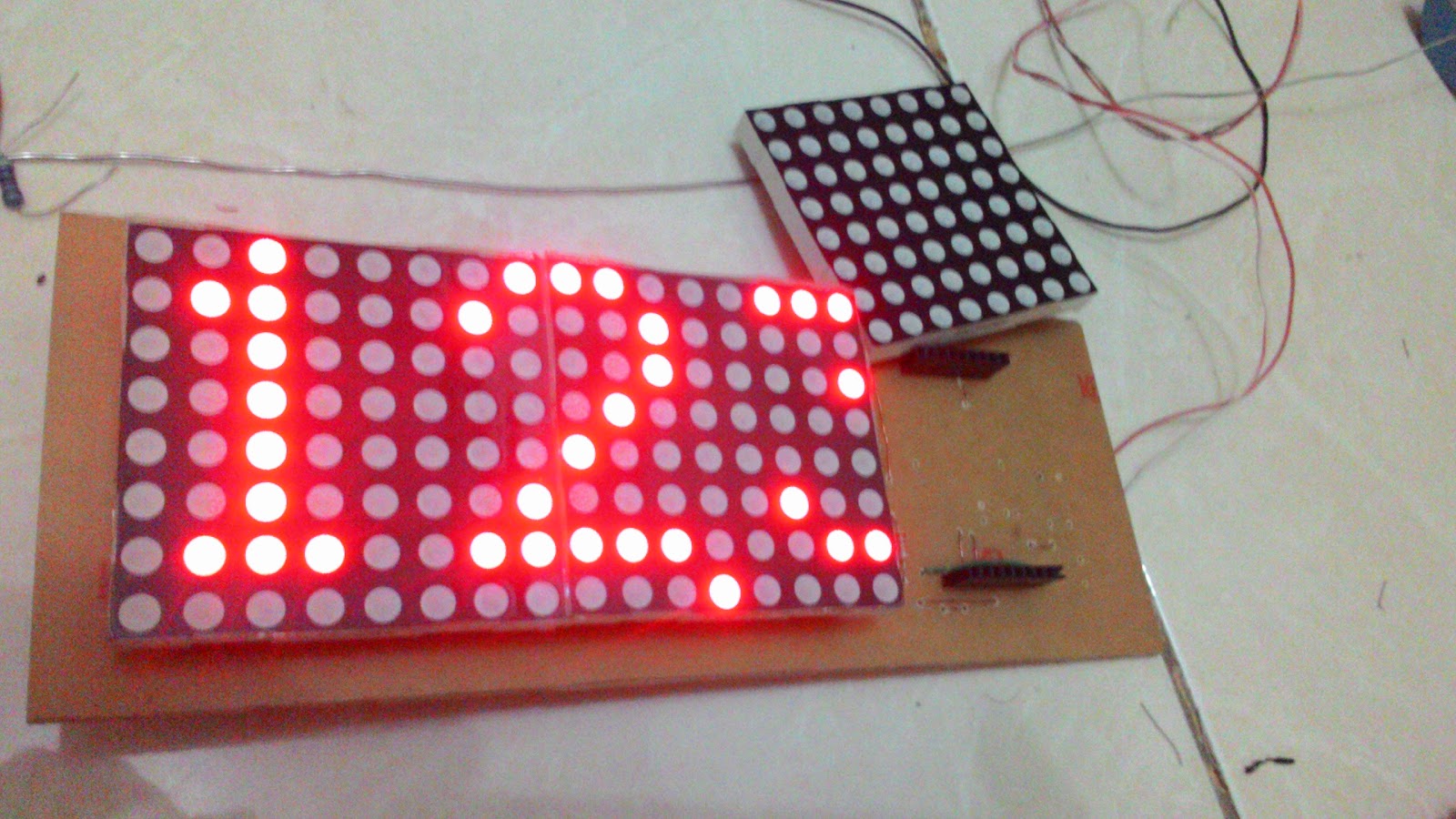 Jam Digital Dengan Dot Matrix 8X8, Ukuran 5 Cm, 16 Pin, Dapat ...