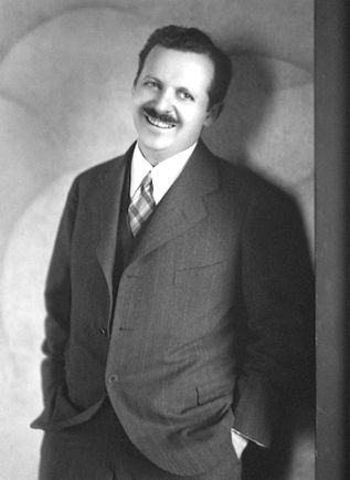 BIOGRAFÍA DE DR. EDWARD BERNAYS