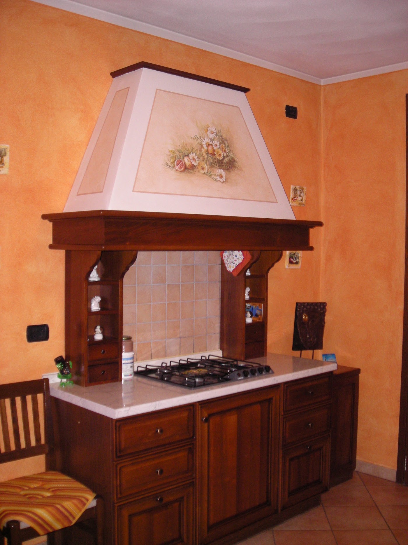 CONTORNI FINESTRE: cornici in finto rilievo