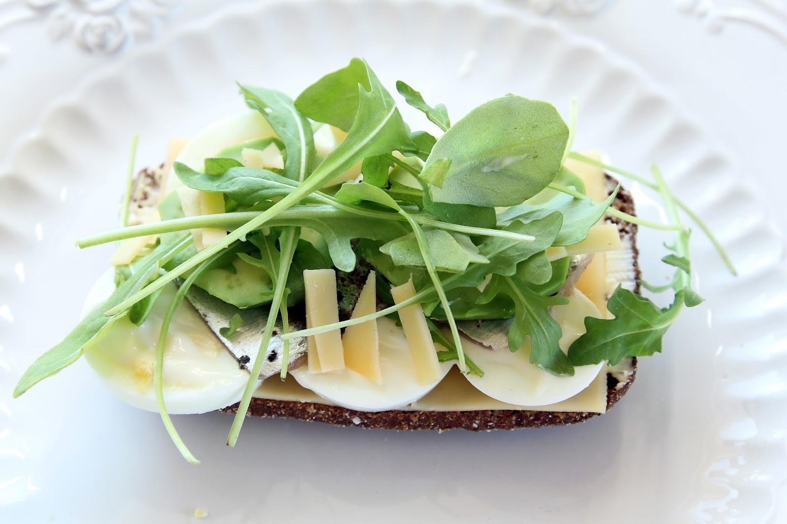 Helena Köögis: Röstitud leib vürtsikilu ja munaga