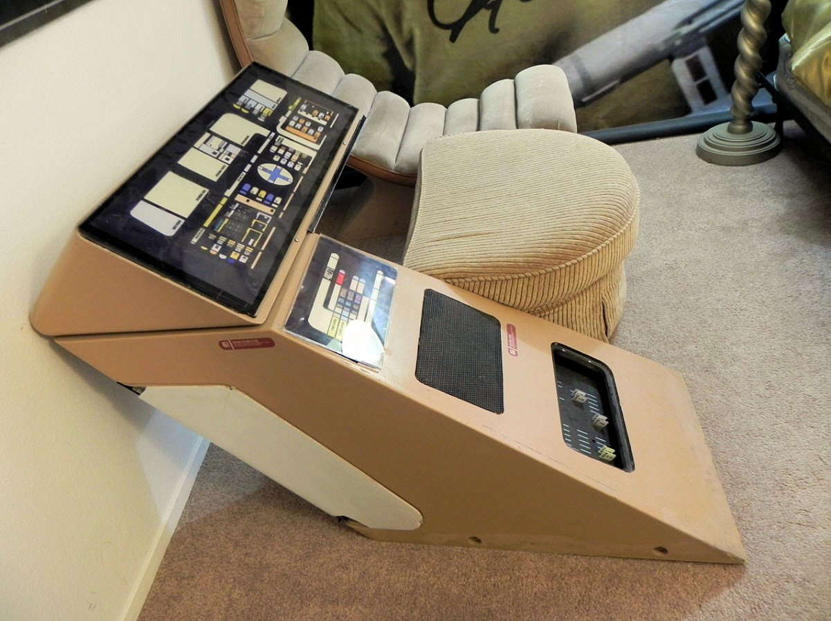 Star Trek Prop, Costume & Auction Authority: Star Trek: The Experience ...