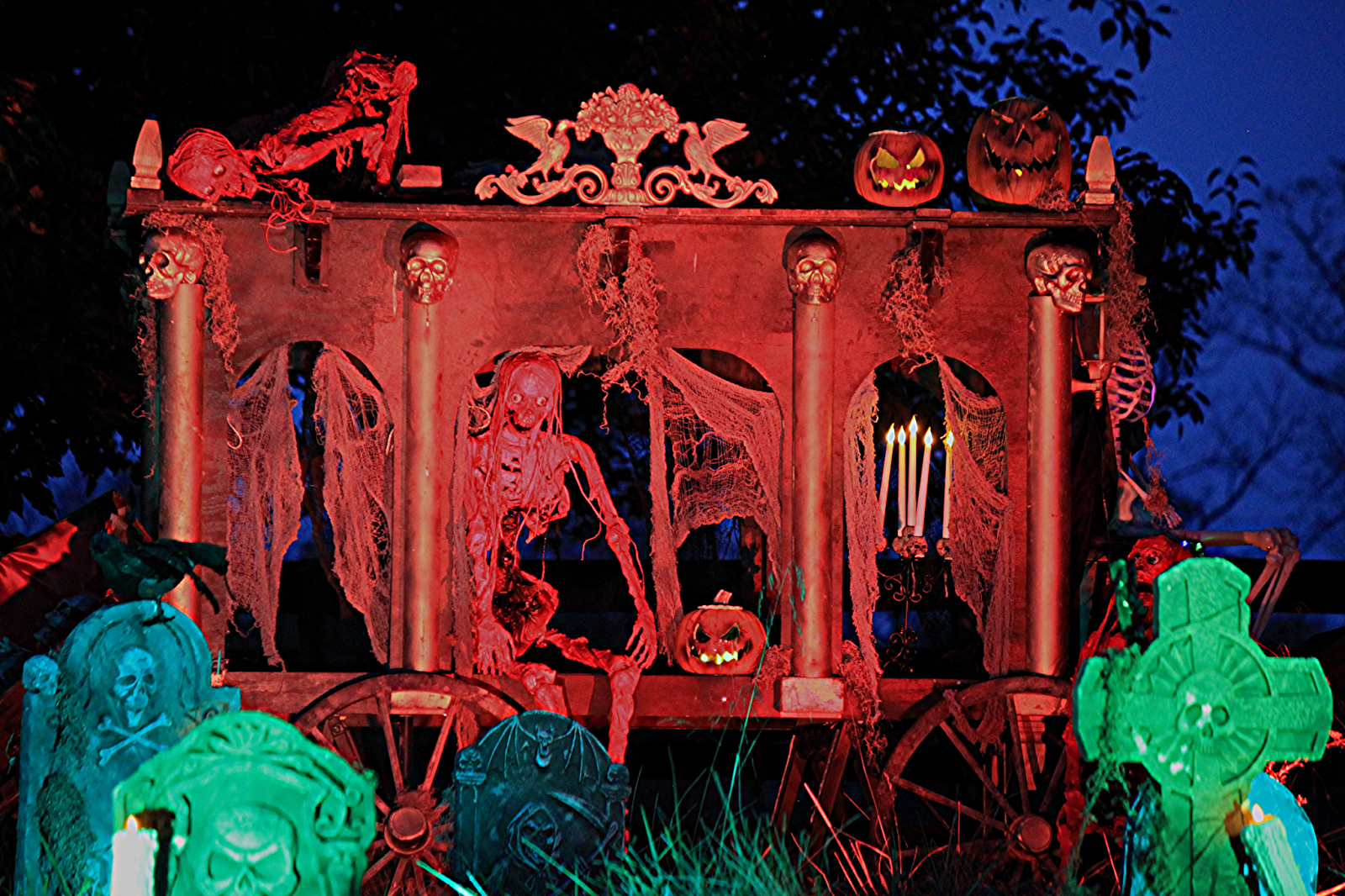 PUMPKINROT.COM: The Blog: Red Hill: Labyrinth Creations Halloween 2016