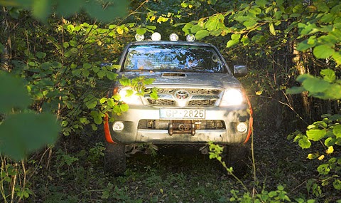 Off-Road & Camping: Off road driving on roads of different surfaces