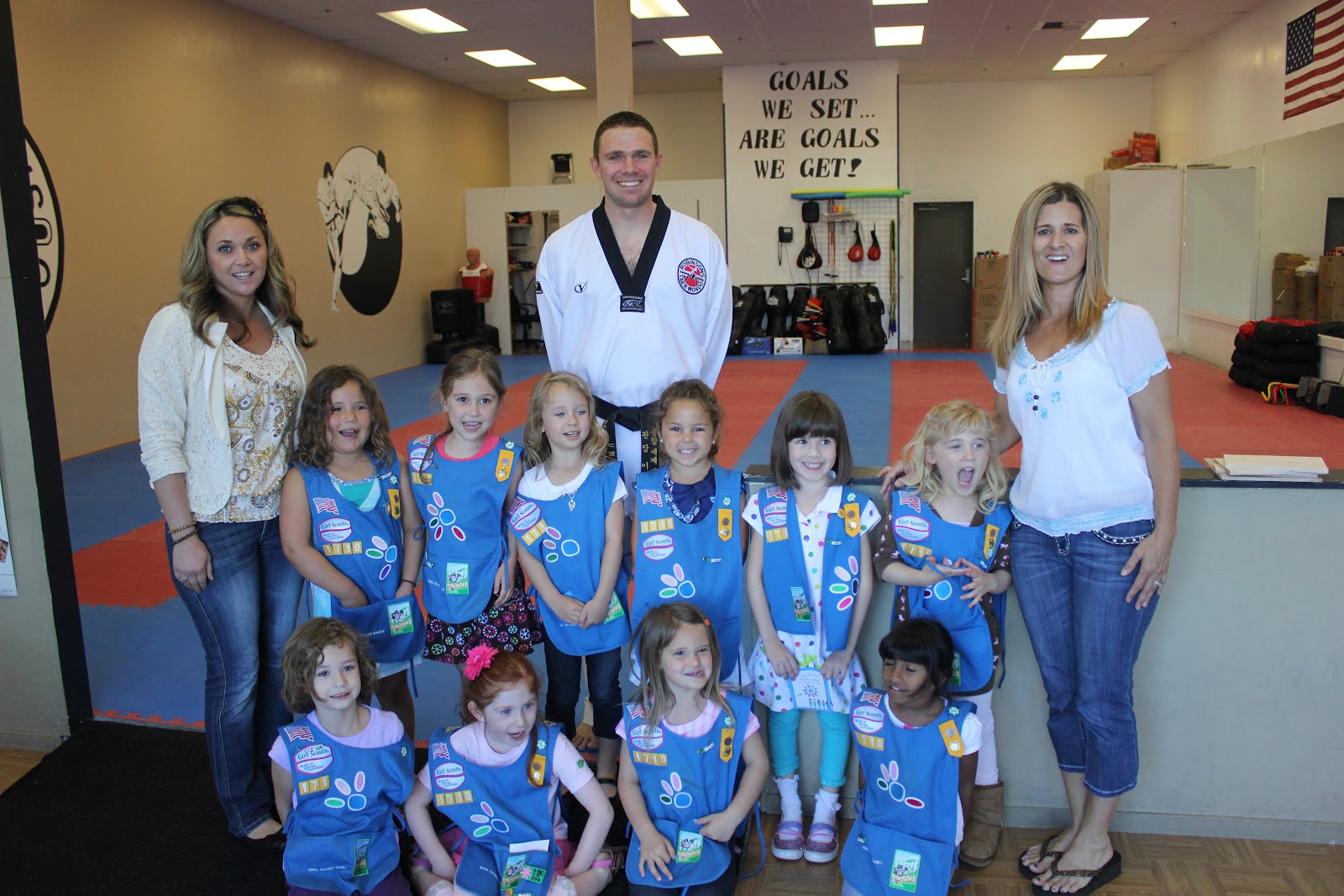 Sillybonzos Blog Spot: Girl Scouts visiting a Karate School