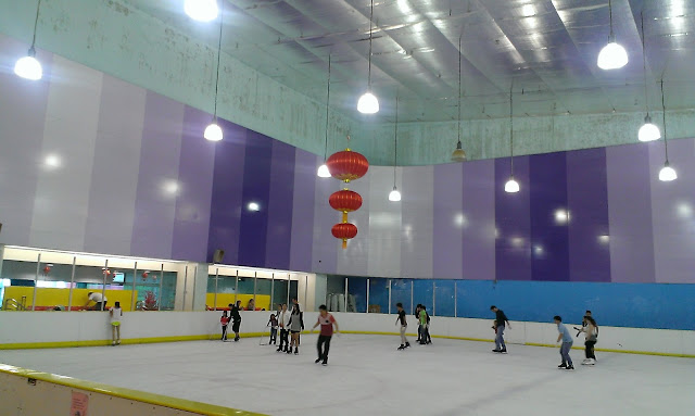 With Kids, We Go...: Kallang Ice World