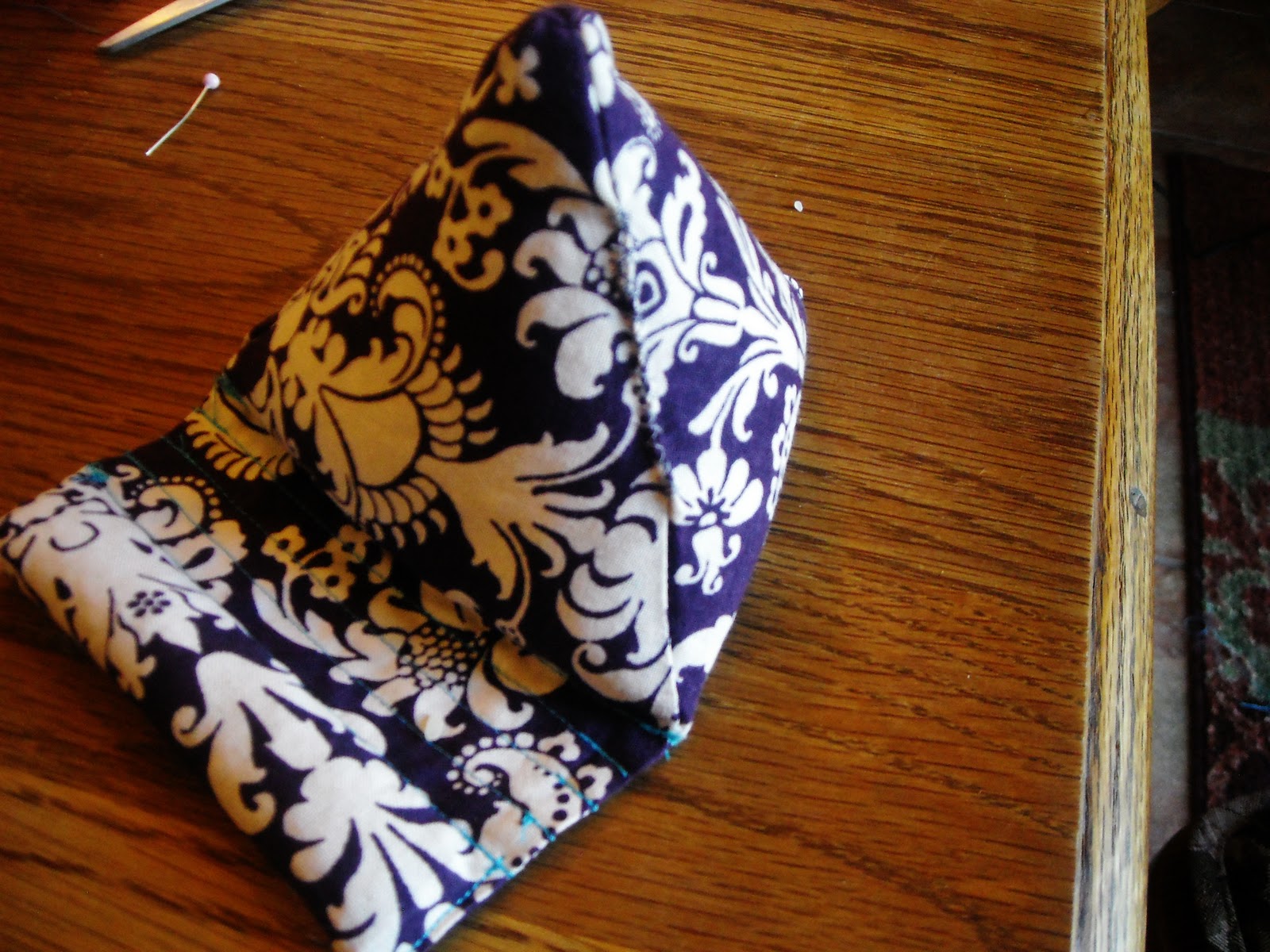 A Sewing Bloggery: *Updated* Pod Pillow Tutorial!