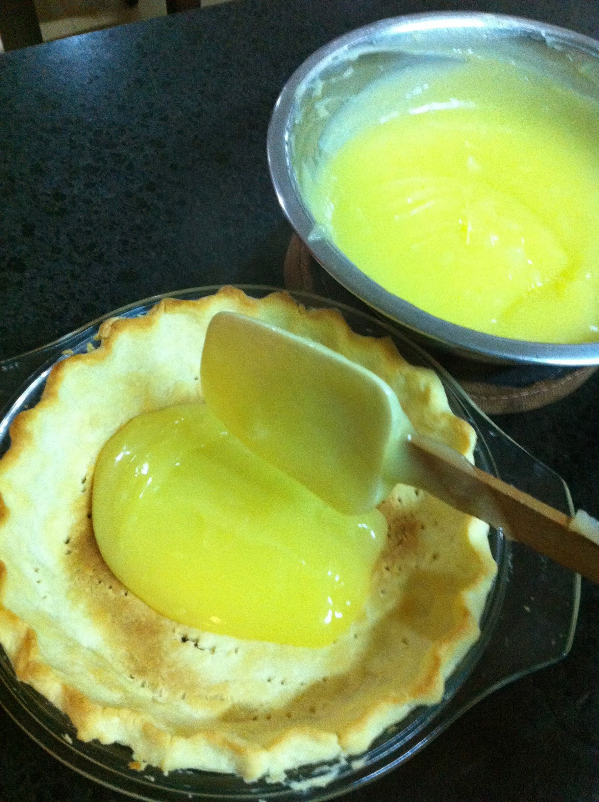 Two Ladies and a Spoon: Hi Hi Lemon Meringue Pie (Lemon Filling)