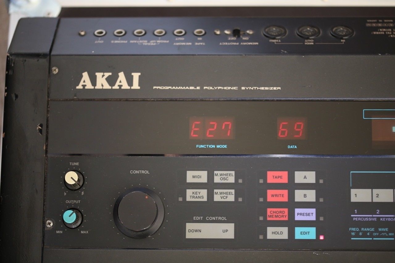 MATRIXSYNTH: AKAI AX80 vintage 8 voice polyphonic analogue synth ...