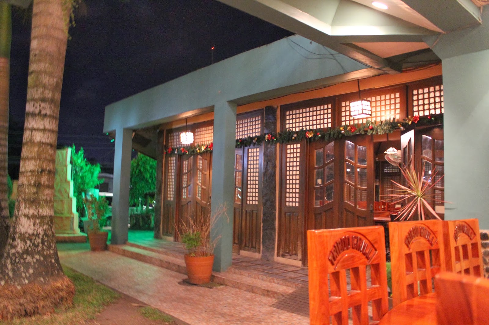 Stay, Stray, Play and Feast: Triboo Grill; Naga City's Original Chicken ...