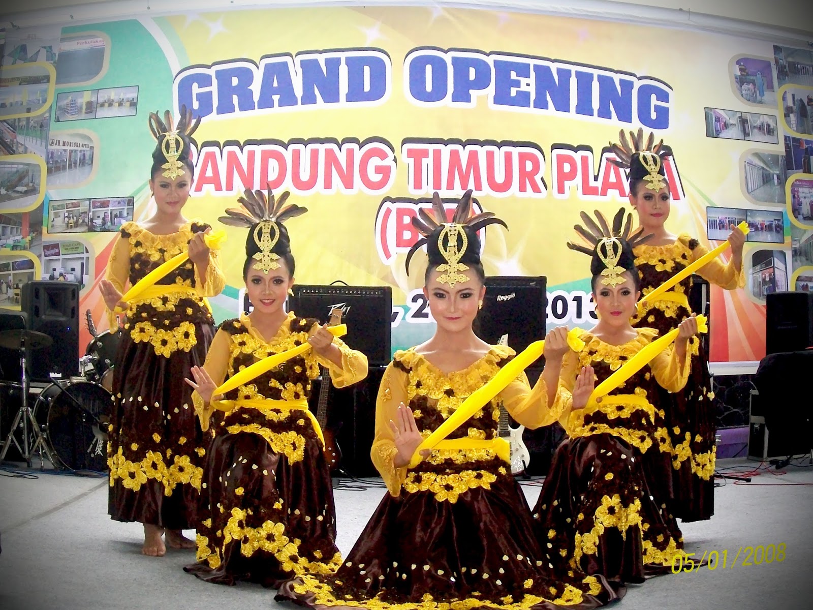 Pengetahuan dan Budaya Bangsa: SANGGAR TARI NIRA
