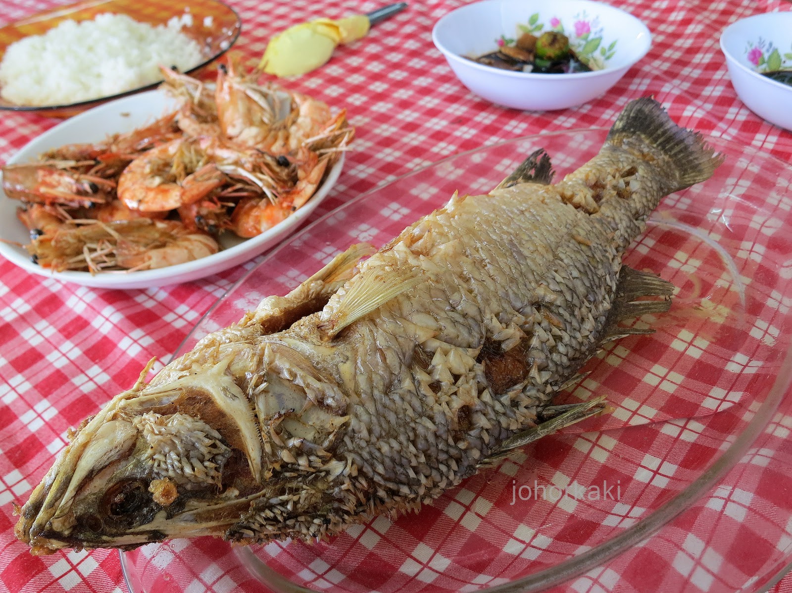 Review of Siakap Goreng Fried Sea Bass Fish @ Kedai Makan Rahmat ...