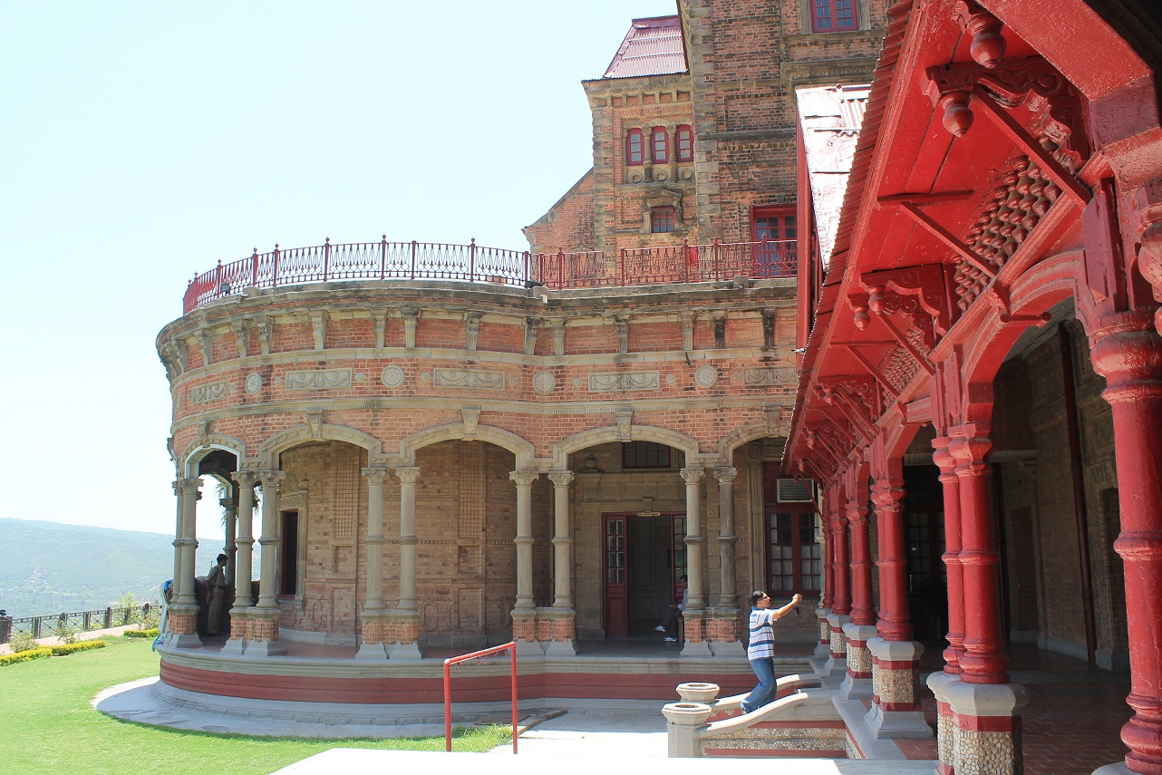 EXPLORING THE EXOTIC JAMMU & KASHMIR REGION: WALKING DOWN THE CORIDORS ...