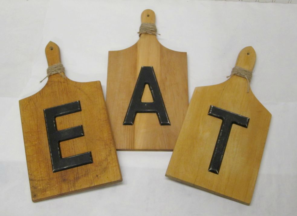 Simply Country Life: Cutting Board EAT Kitchen Sign
