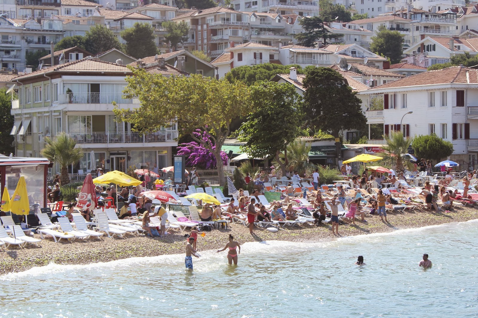 Fly, Eat and Live: Faire le touriste à Istanbul # Plages et piscines