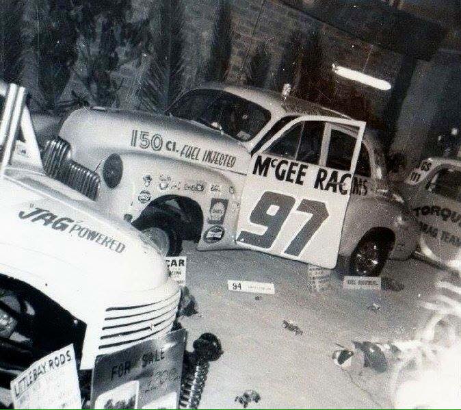 McGee Racing - Grey motor ~ Holden Grey Motor