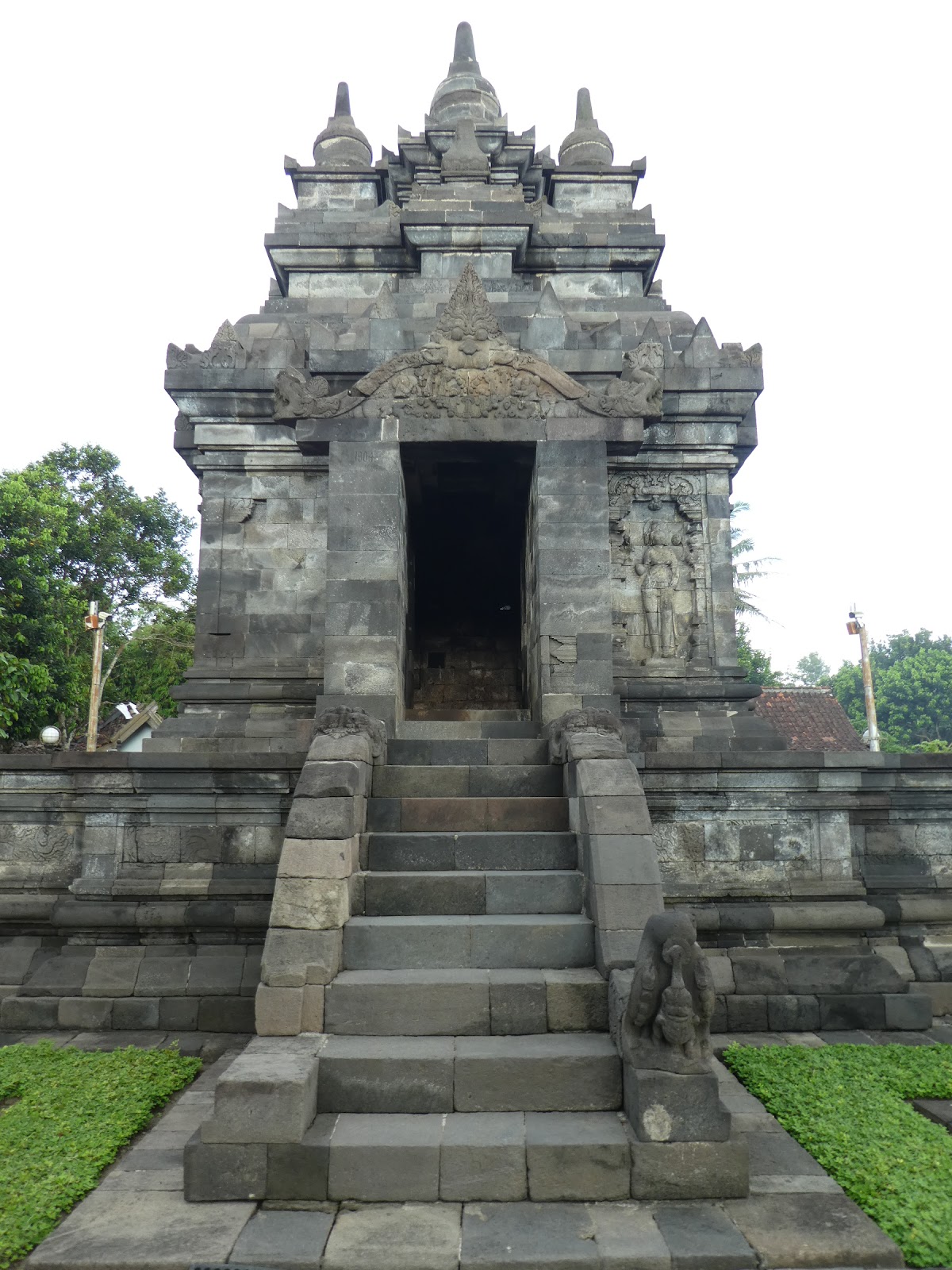 WEBS OF SIGNIFICANCE: The Borobudur temple compound's mysterious Candi ...