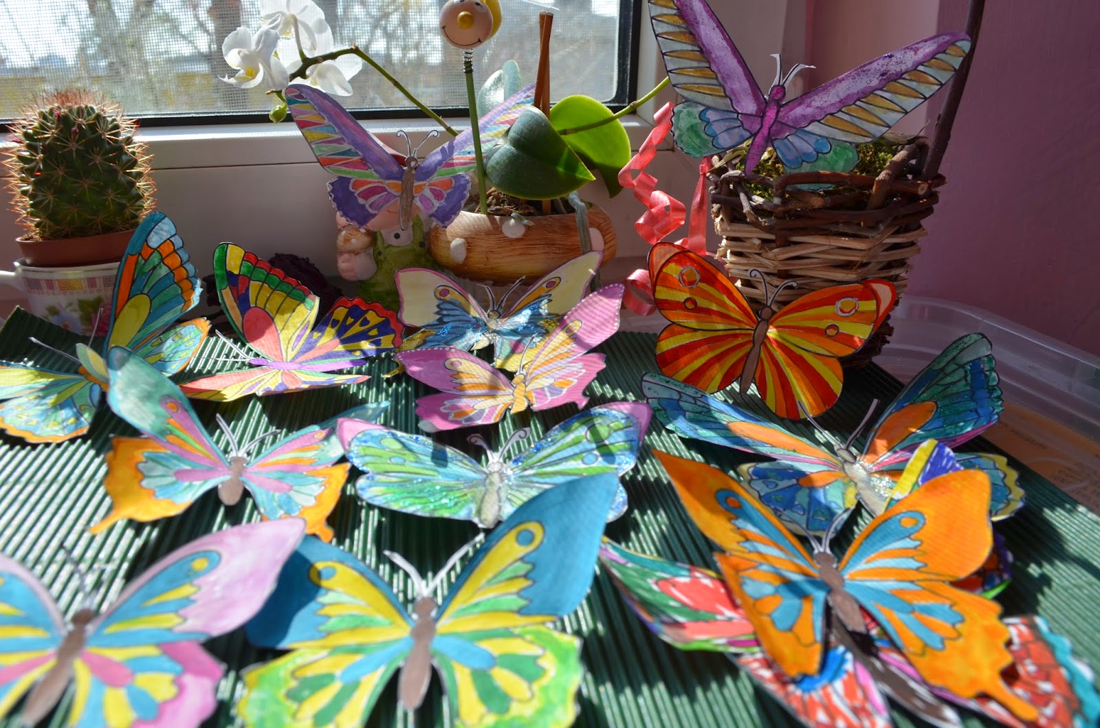 Cuvinte-picaturi de suflet: Fluturi, fluturasi colorati -pregătim ...