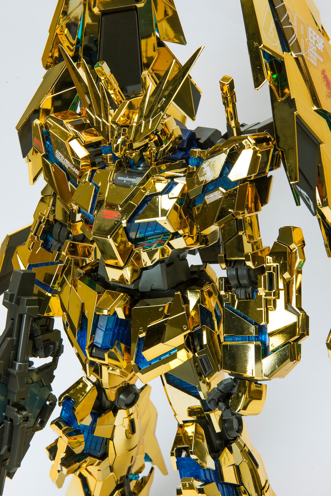 Premium Bandai PG 1/60 Unicorn Gundam 03 Phenex Preview Image Gallery ...