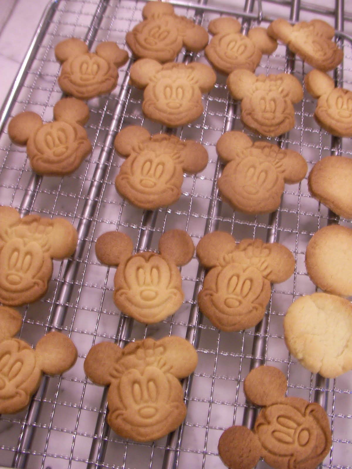 Denise Tiny Little Bakery: Disney Butter Cookies