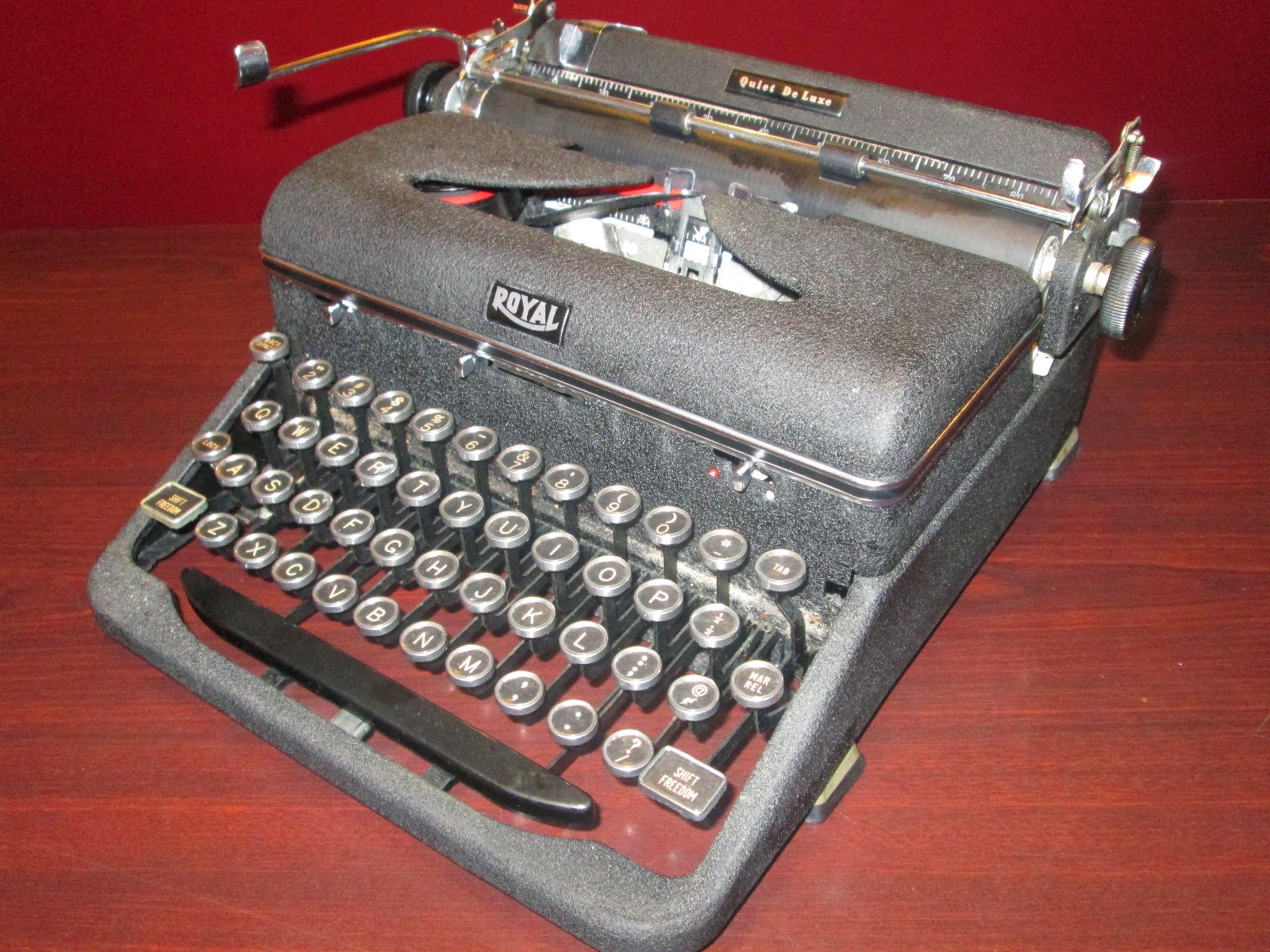 Royal Typewriters: Identifying a 1941 Royal Quiet Deluxe