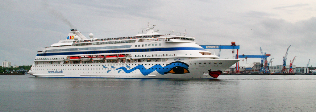 kships: AIDAcara in Kiel, 22 May 2011