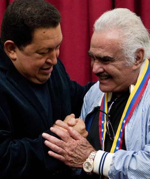 PRESIDENTE CHÁVEZ ENTREGA ORDEN LIBERTADORES A VICENTE FERNÁNDEZ.